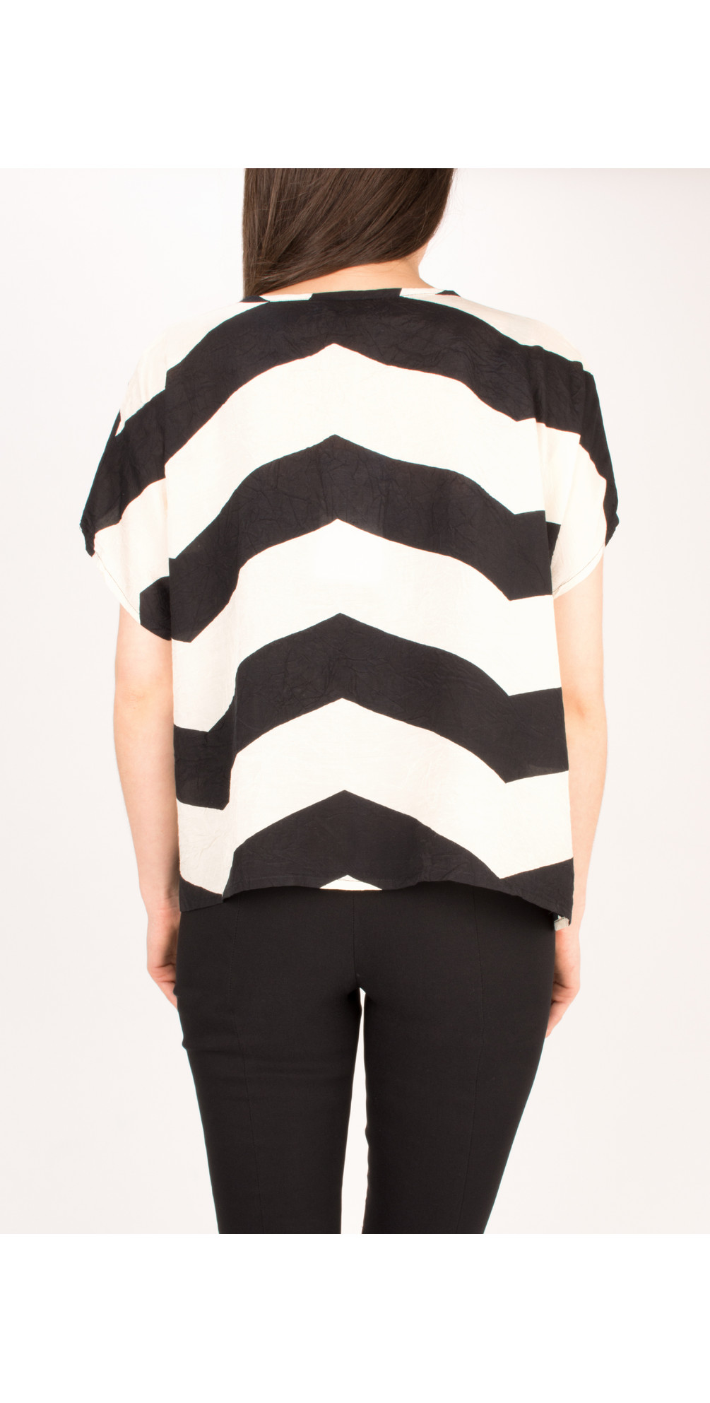 Masai Clothing Deann Chevron Print Top in 111-Black Print