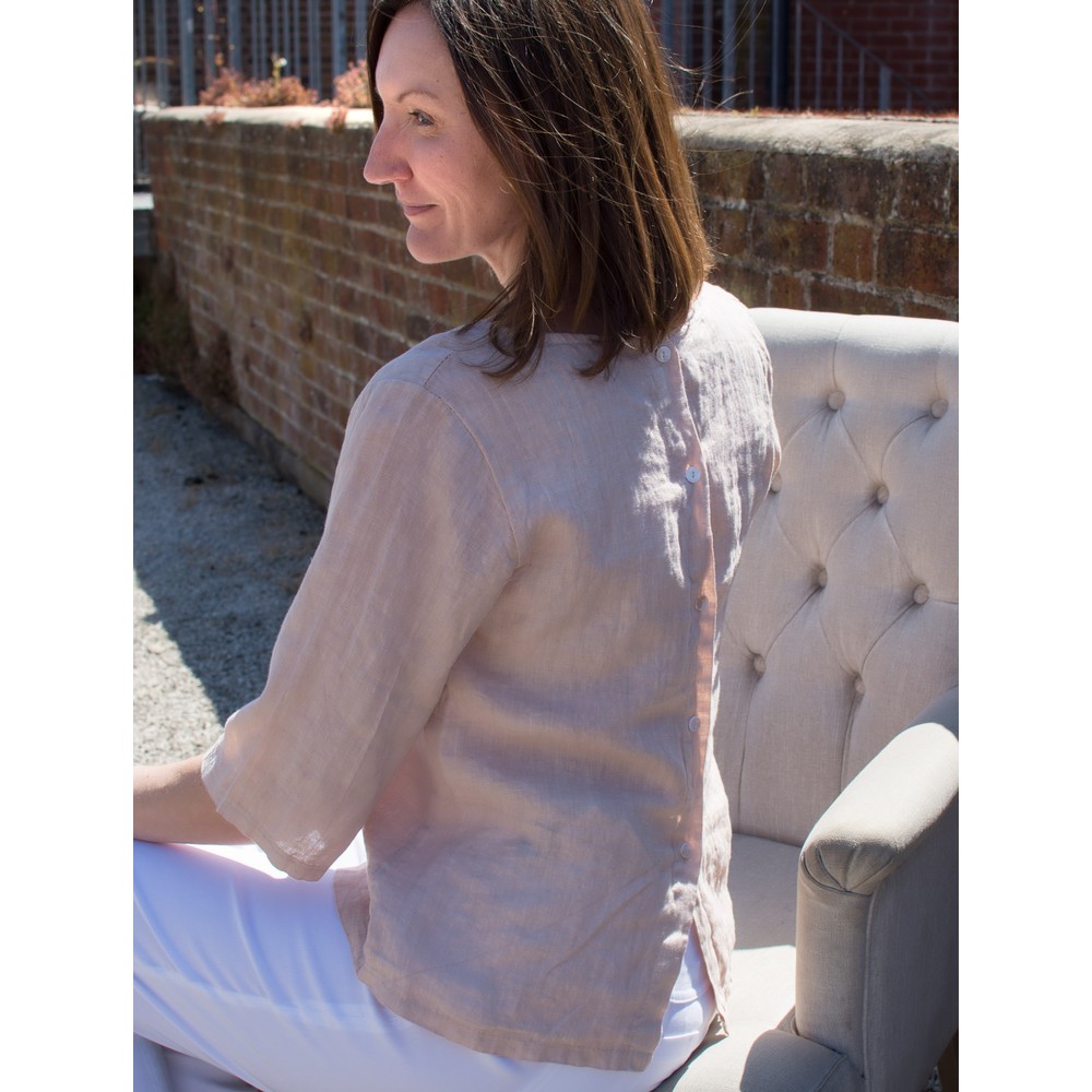 Amazing Woman Lois Linen Button Back Top in Natural