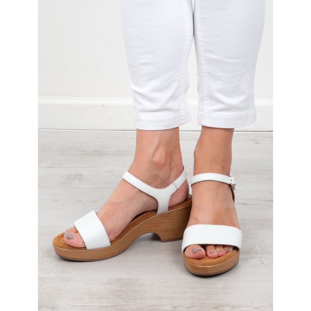 Gemini Label Shoes Aneka Icon White Leather Wedge Sandal in Blanco White