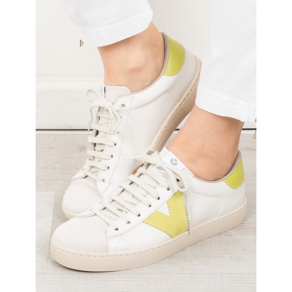 Victoria Shoes Berlin Classic Victoria V Leather Trainer in Lime
