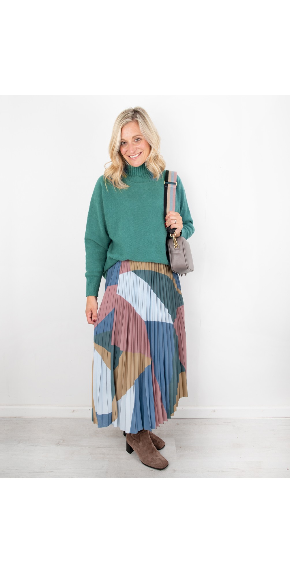 Foil Pretty Polly Skirt in Geo