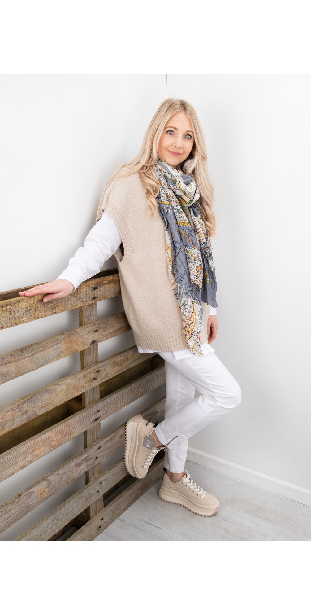 One Hundred Stars New York Maps Scarf in New York