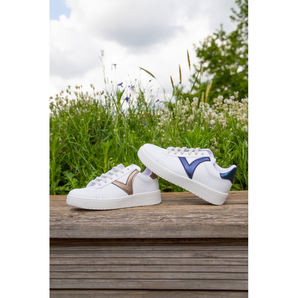 Victoria Shoes Madrid Victoria V Logo Metal Leather Sneaker in Platino ...