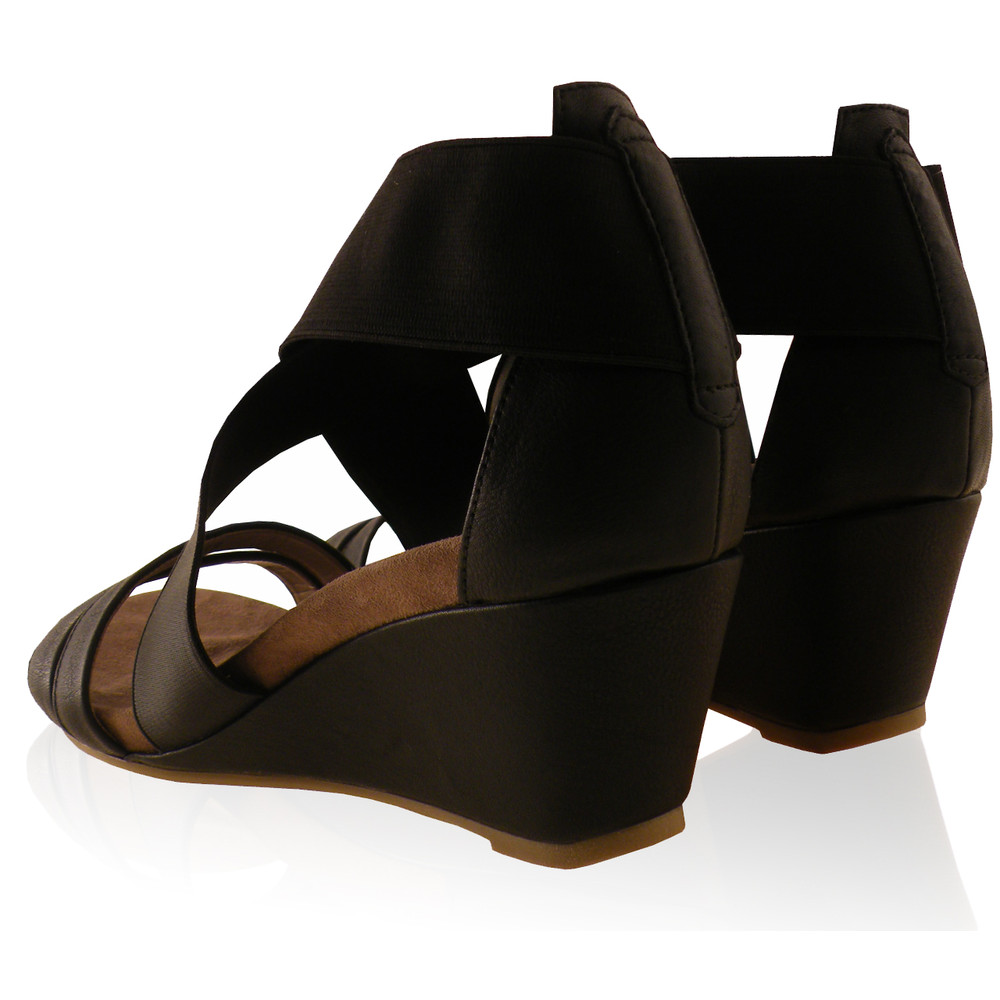 Unisa Shoes Floren Wedge in Black