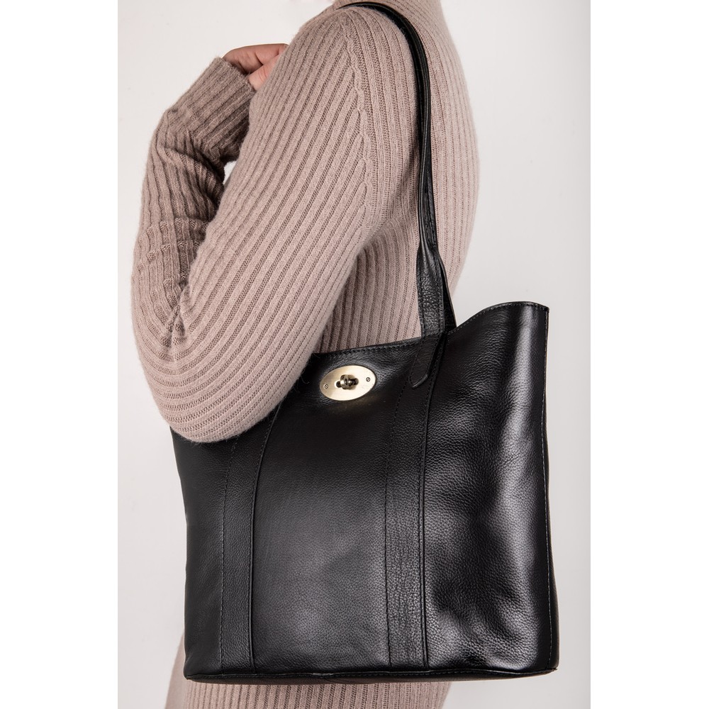 Ashwood Ledbury Black Leather Shopper Bag in Black