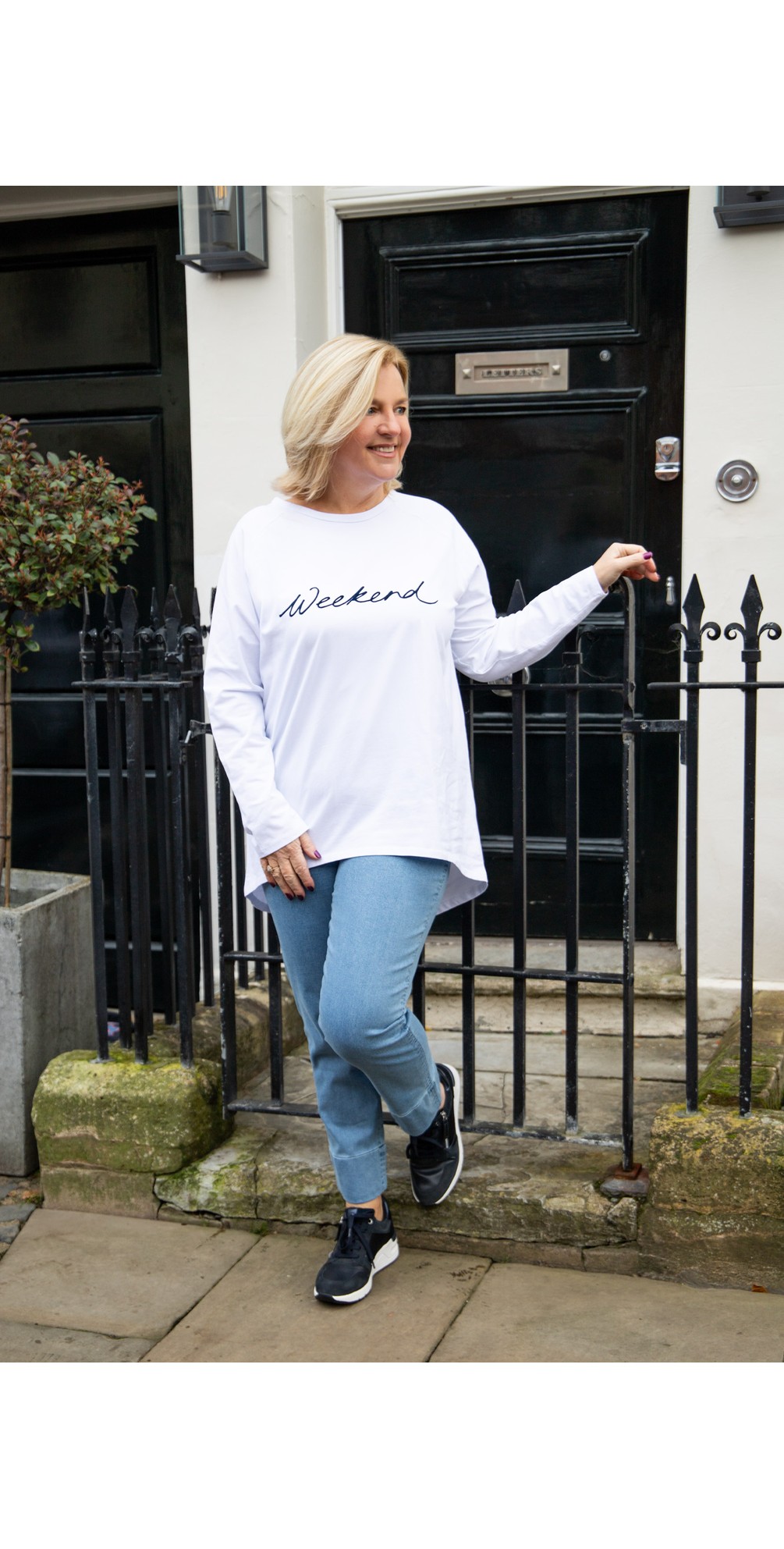 Chalk Robyn Weekend Top in White / Navy