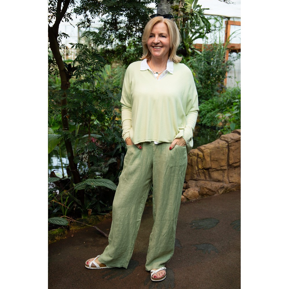Amazing Woman Mika Leek Boxy Fine Knit Jumper in Leek