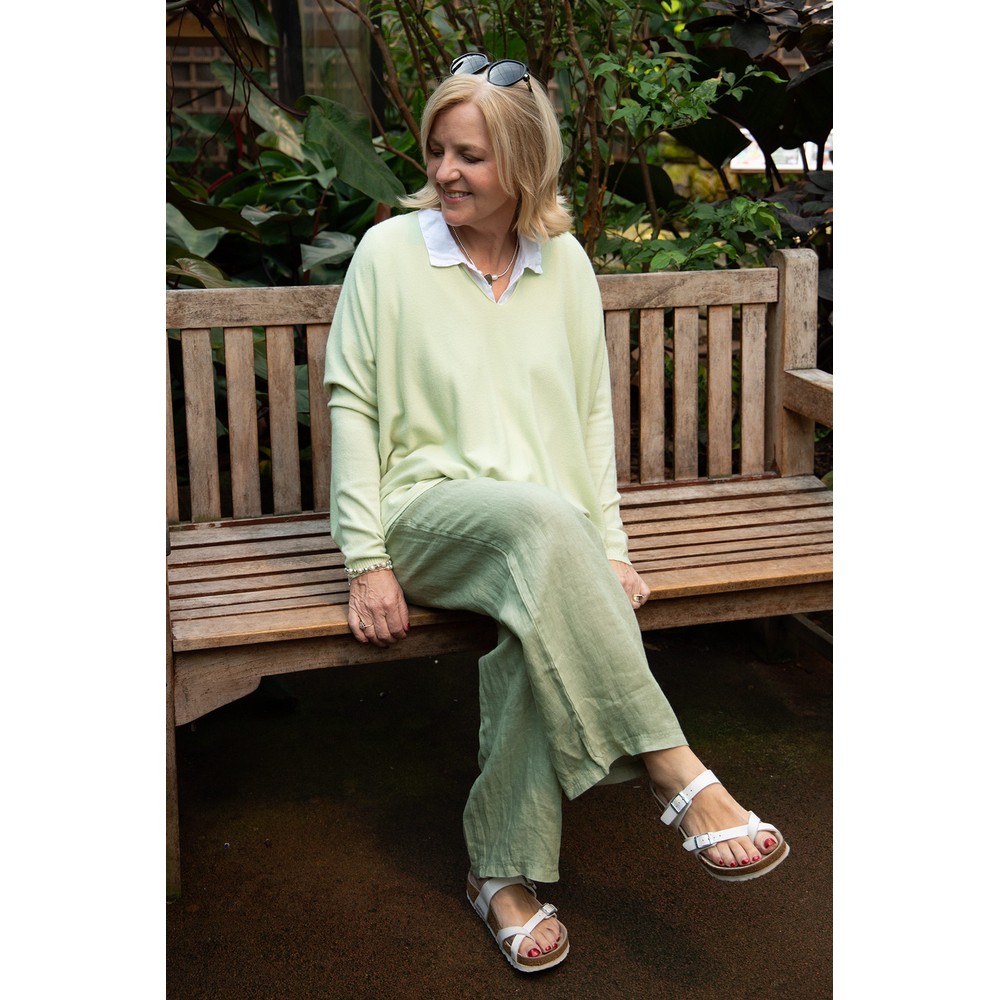 Amazing Woman Mika Leek Boxy Fine Knit Jumper in Leek