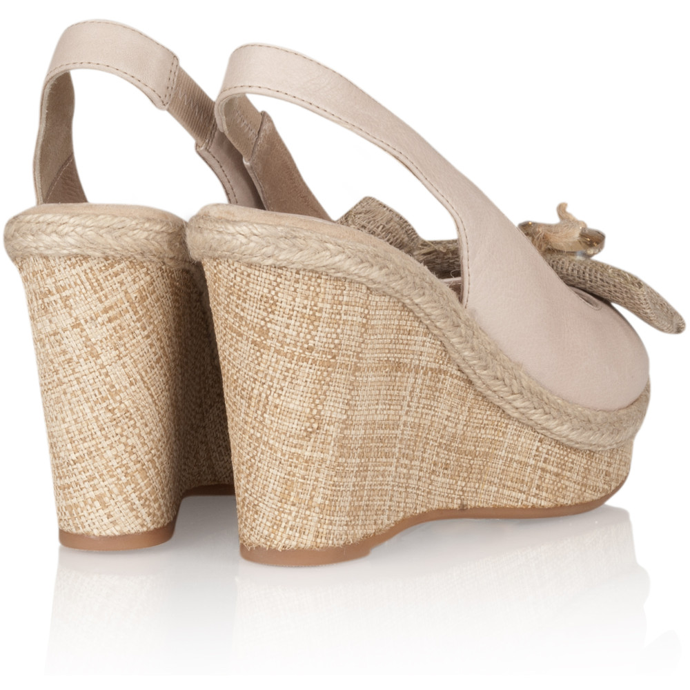 Unisa Shoes Pretty Wedge in Arena